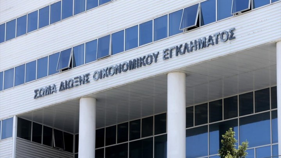 Κύκλωμα που πωλούσε "μαϊμού" επώνυμα παπούτσια μέσω του Facebook ...