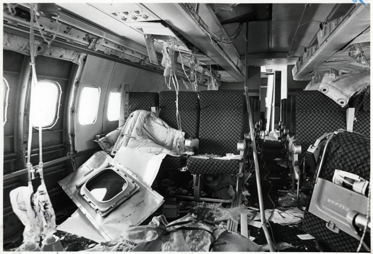 April 28, 1988: The Roof of an Aloha Airlines Jet Ripped Off in Mid-Air ...