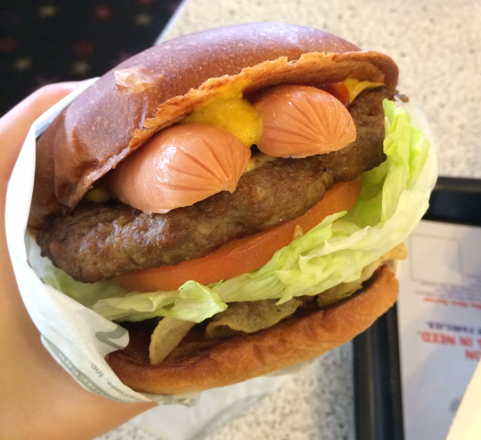 The 1/3lb. Most American Thickburger From Carl's Jr. / カールスジュニアの1/3ポンド ...