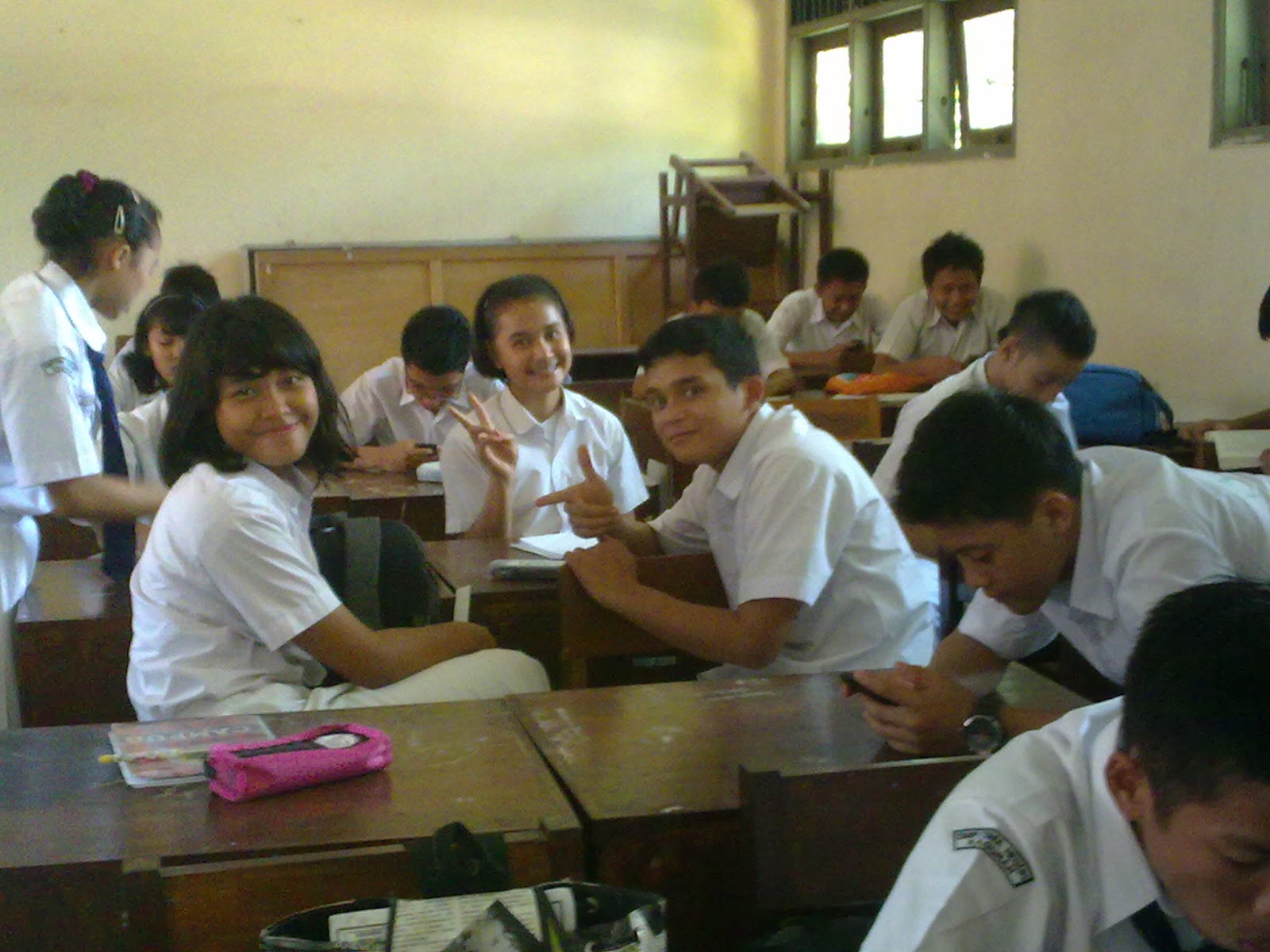 SEKOLAH KHUSUS OLAHRAGAWAN SMP/SMA NEGERI RAGUNAN : ALBUM FOTO DAN GURU