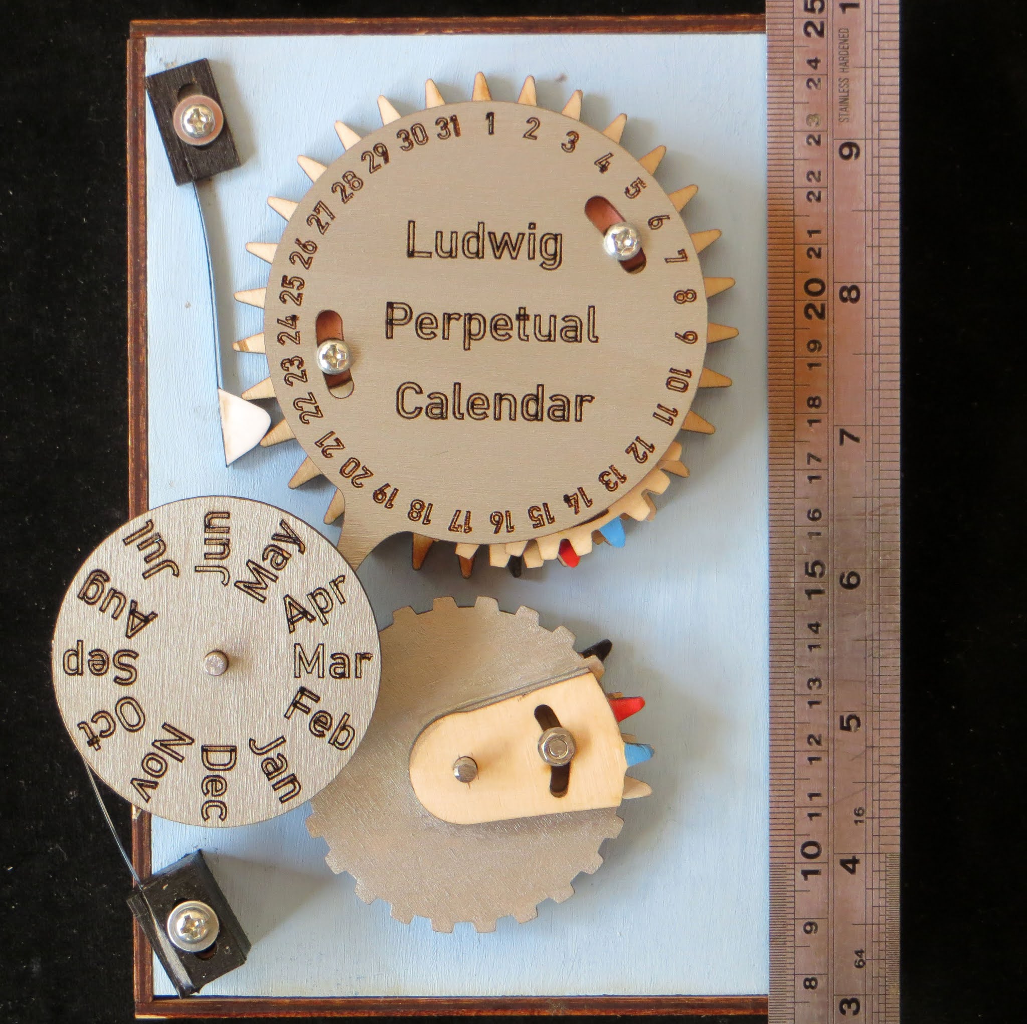 Wooden Clock Spot: Perpetual Calendar No.3