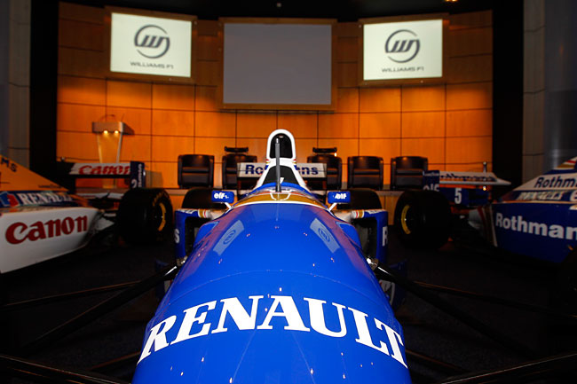 BLOG DO JORNALISTA ARNALDO MOREIRA: RENAULT EMPRESTA SEUS MOTORES ÀS ...