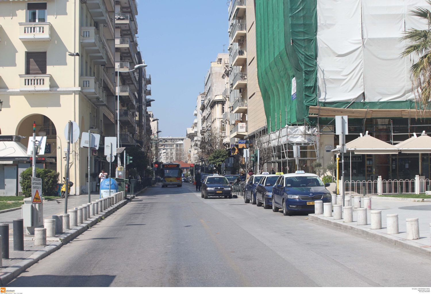 Φίδι έκοβε βόλτες στο κέντρο της Θεσσαλονίκης - Εφημερίδα "Στόχος ...