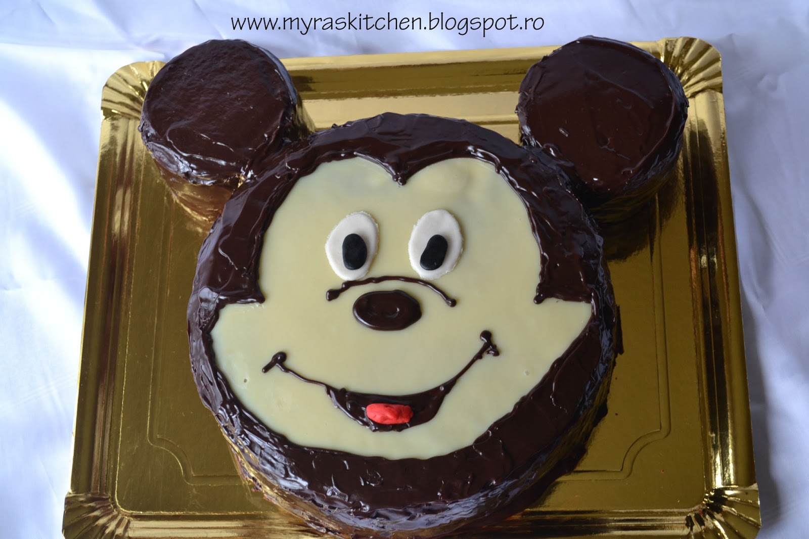 Myra's kitchen: Tort Mickey Mouse pentru Casian