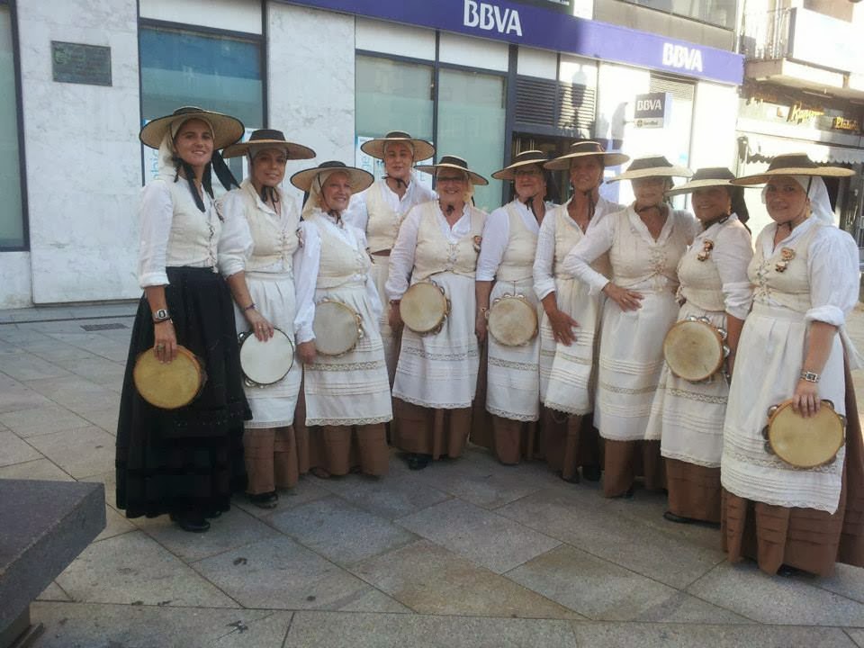 A TI MEU CAMBADOS: A HORA GALEGA DO BALOCA PRESÉNTANOS AS "CANTAREIRAS ...