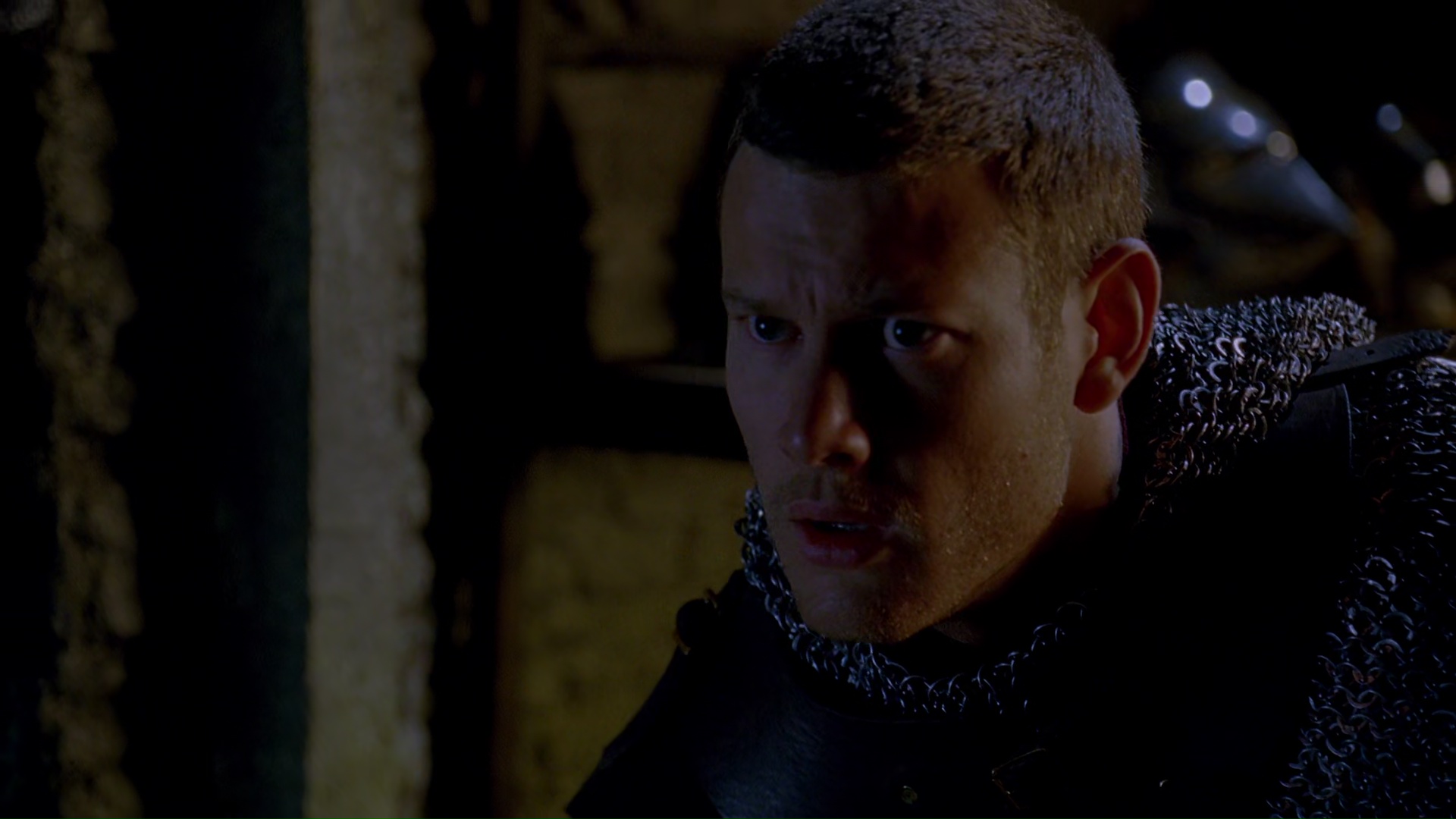 ausCAPS: Tom Hopper shirtless in Merlin 5-03 "The Death Song of Uther ...