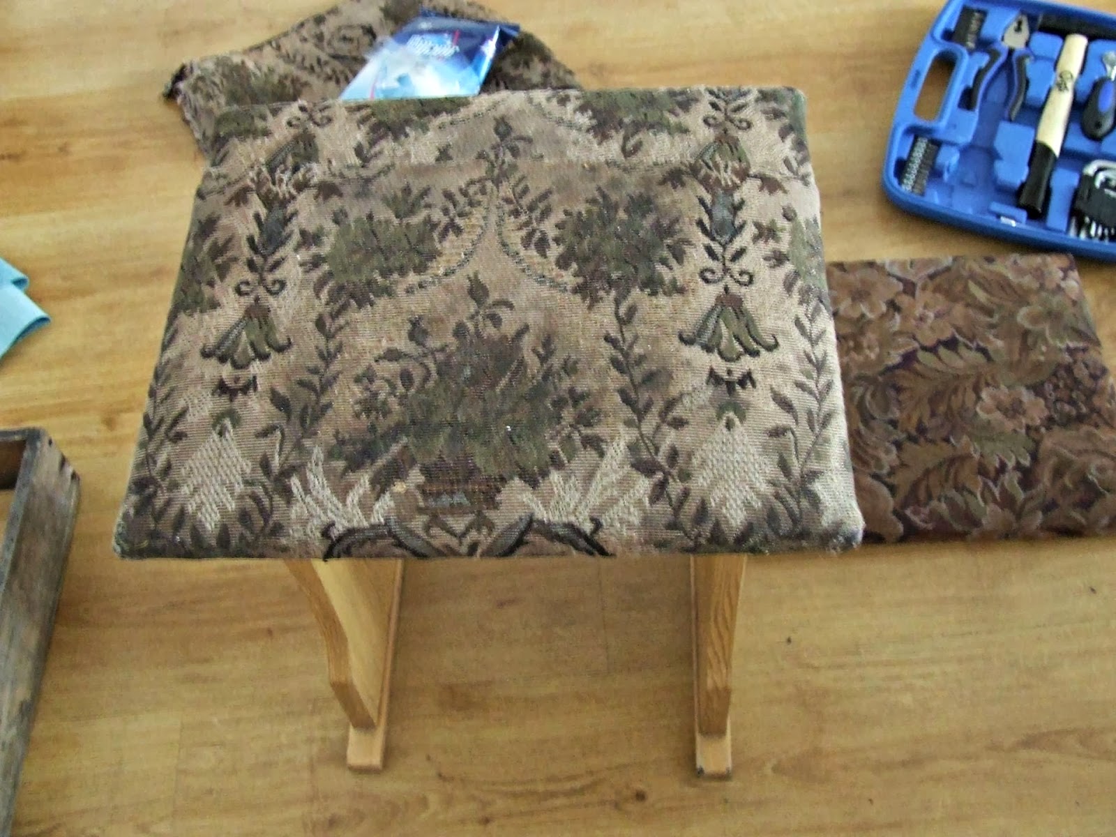 ECO MANUFAKTURA Pracownia Decoupage : Metamorfoza taboretów - krzesła DIY