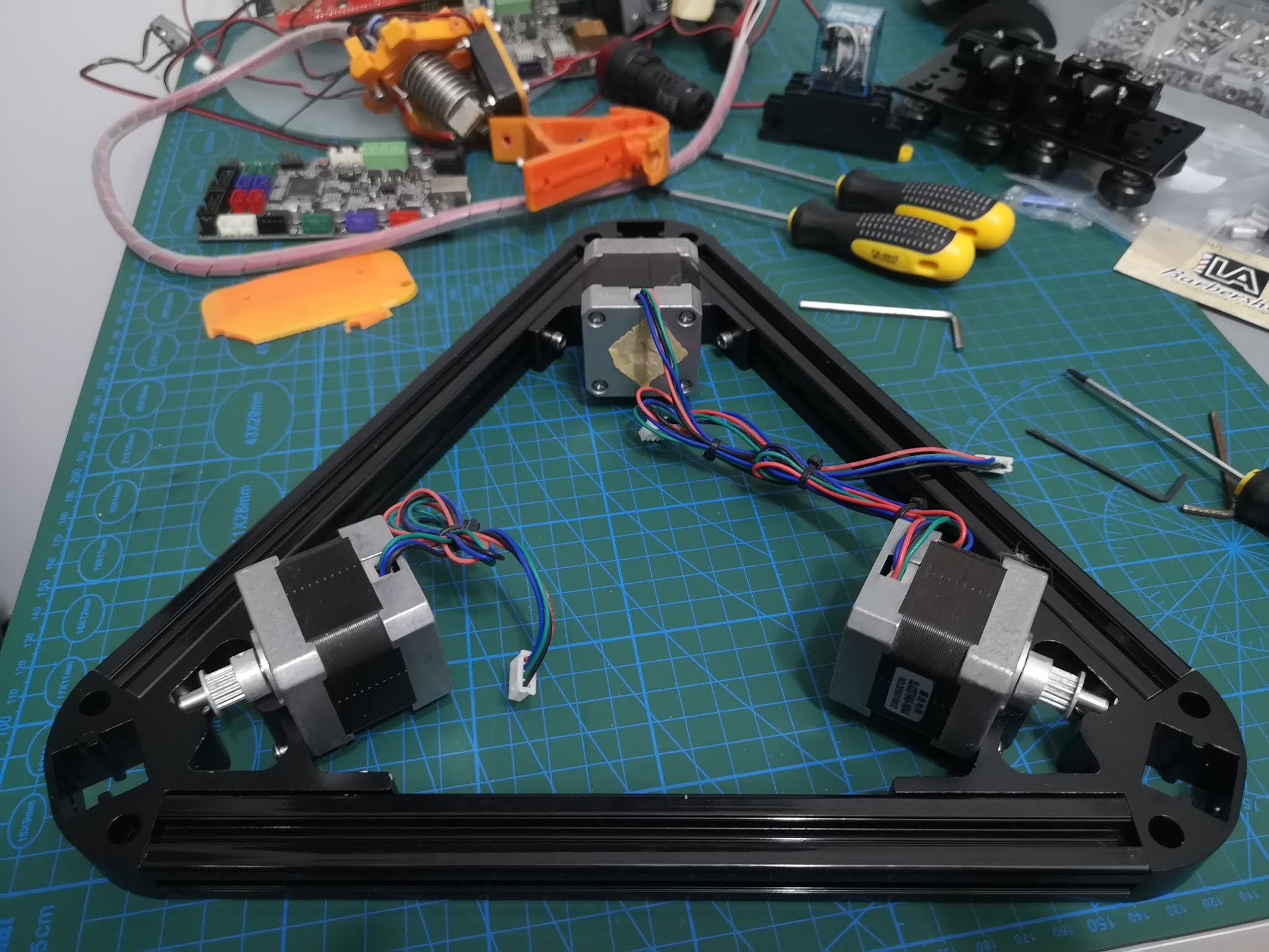 >_ Code|Craft 🔨: DIY Delta 3D Printer Rebuild