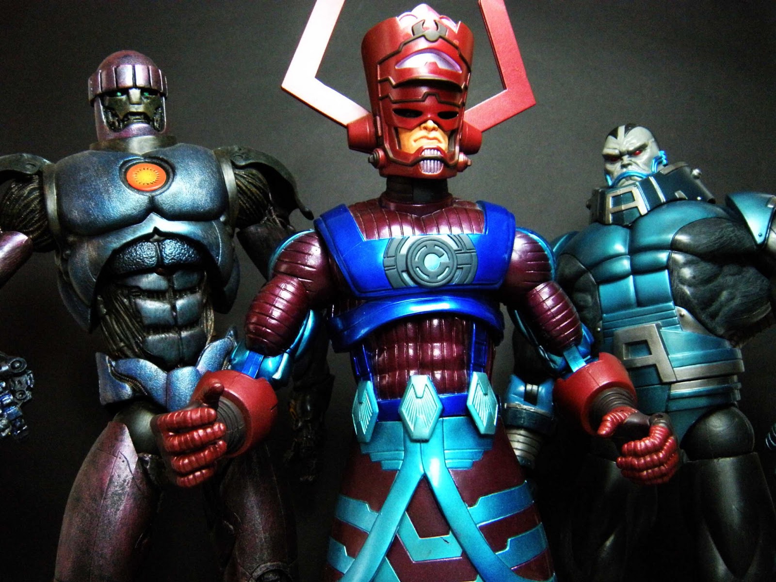 DAILY TOYZ: Gathering of the Mighty Marvel Legends BAF