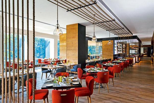 Best Buffet Restaurants in Delhi | Tamra Restaurant at Shangri-La's ...