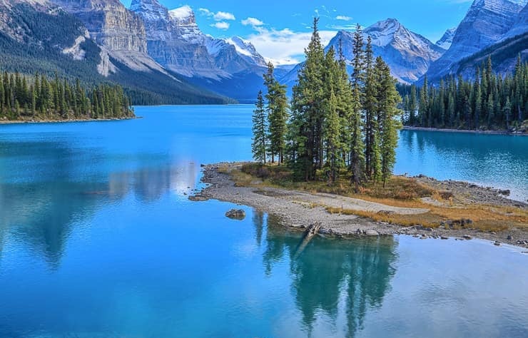 Cómo adquiere su color el agua