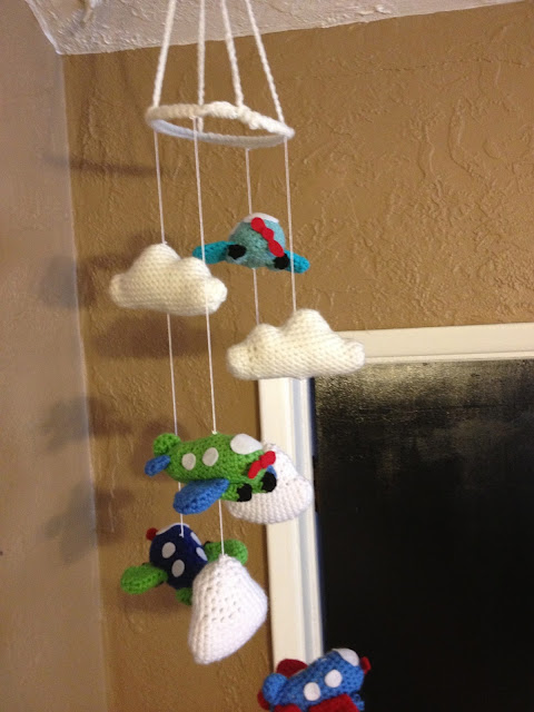 Sweet Besitos Creations: New and Improved Airplane Mobile