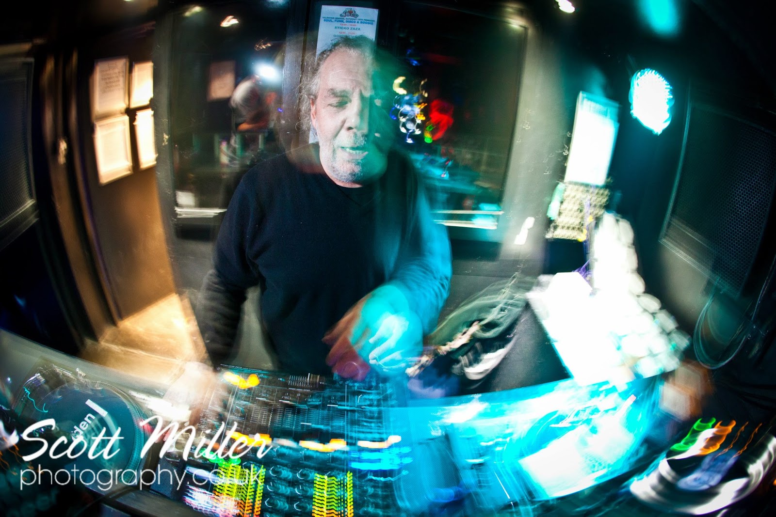 Desert Isolation Discs: Radio station head honcho and DJ: Gordon Mac