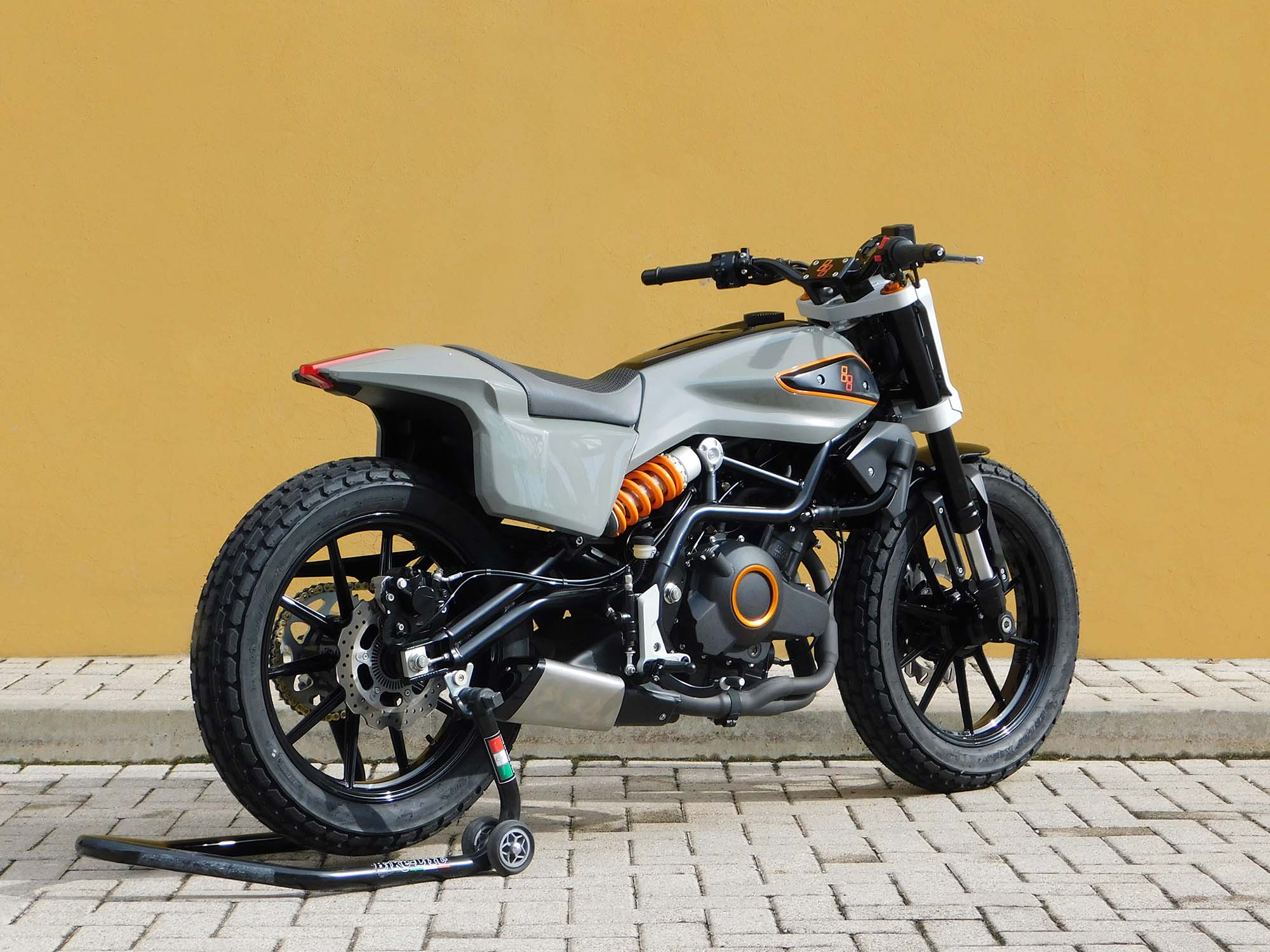 XR 338 La Grintosa | Flat Track Concept - RocketGarage - Cafe Racer ...