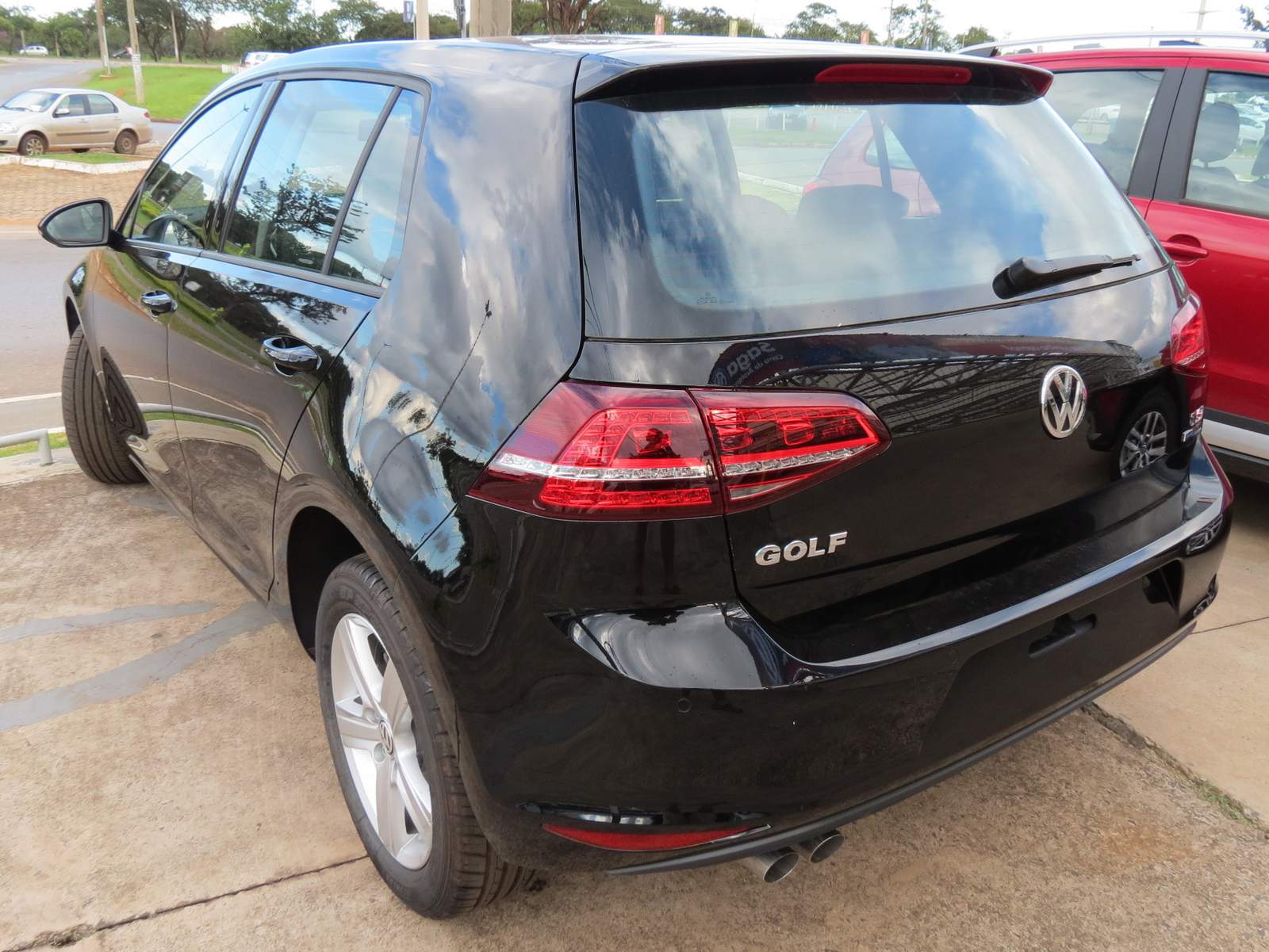 VW Golf TSI Highline 2015: vídeo, preço e ficha técnica