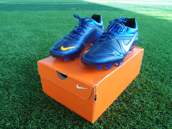 soccerforpro: "Hand On!" CTR 360 Maestri II "Loyal Blue"