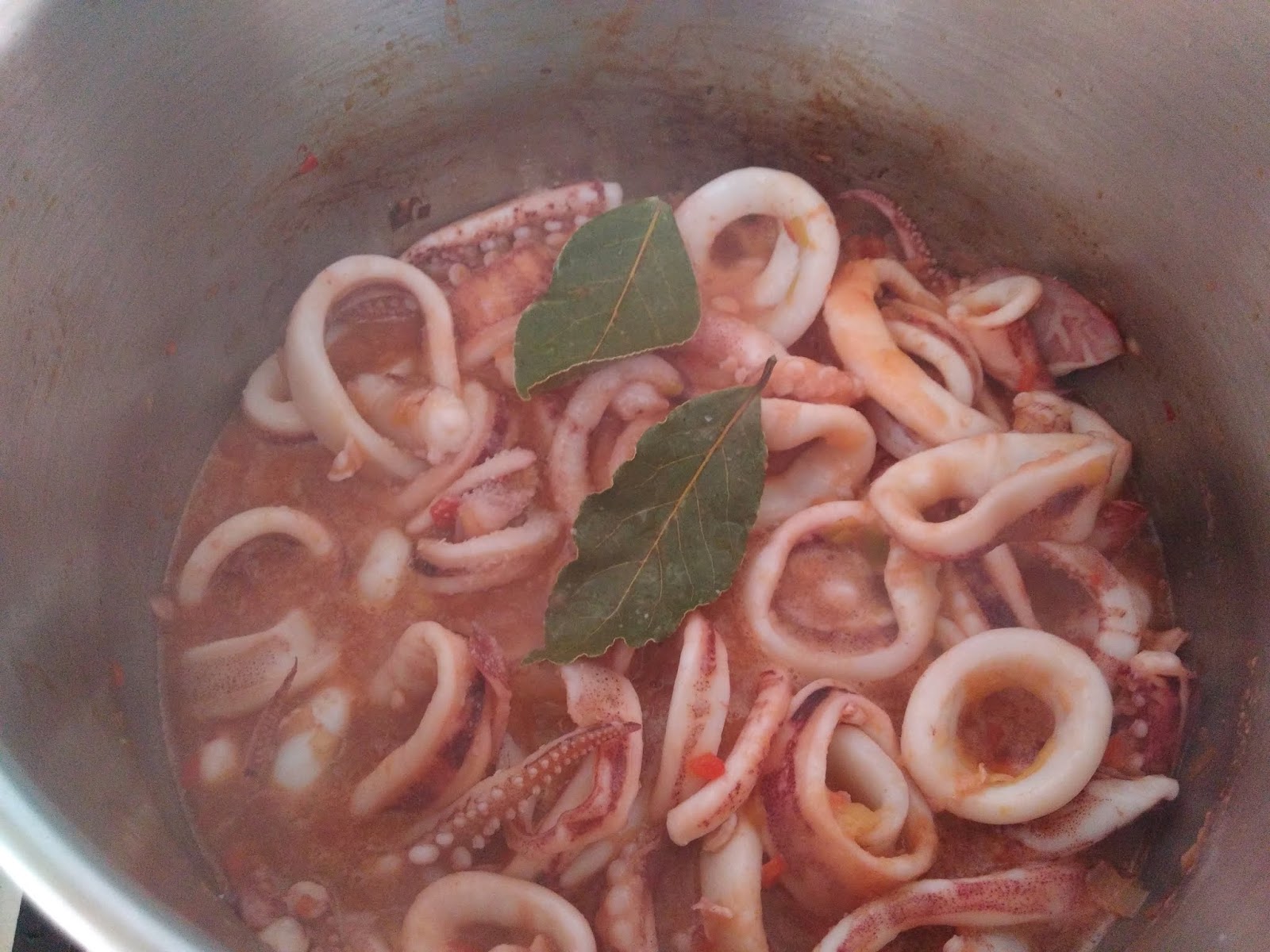 Lo que "Sé" cocina en casa: Choupa (pota) en salsa y arroz con verduras