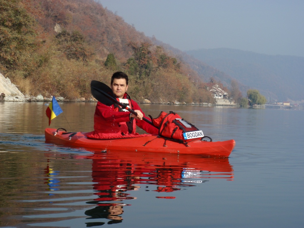 La defilare, în defileu – Romania vazuta din caiac
