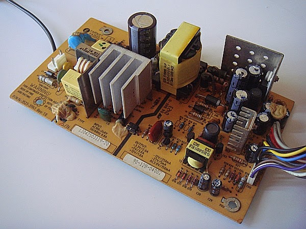 BugWorkShop - 甲蟲工作室: JNC RW100 DVD 錄影播放器電源供應 PCB 板 - 拆解（三）