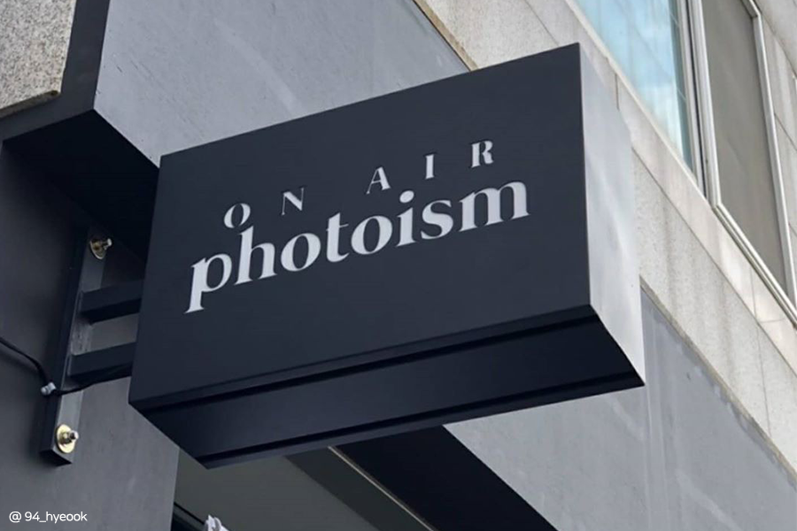 Make Memories at the Self Black & White Photo Studio, Photoism!