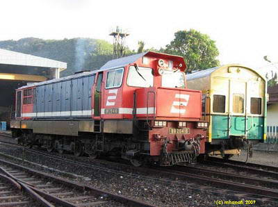 LOKOMOTIF DIESEL INDONESIA