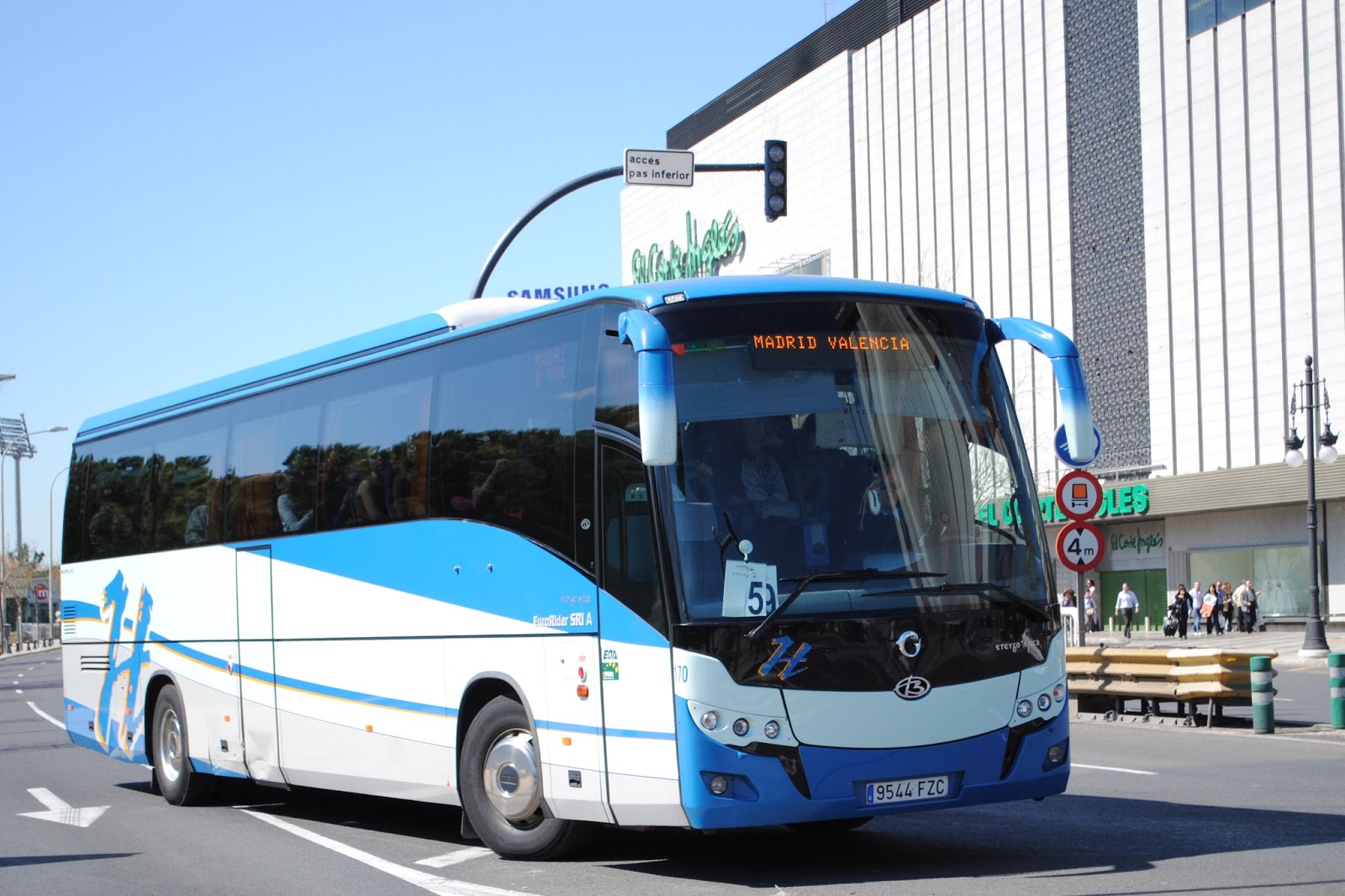 Autocares y Autobuses por Valencia: H. Refuerzo Auto - Res