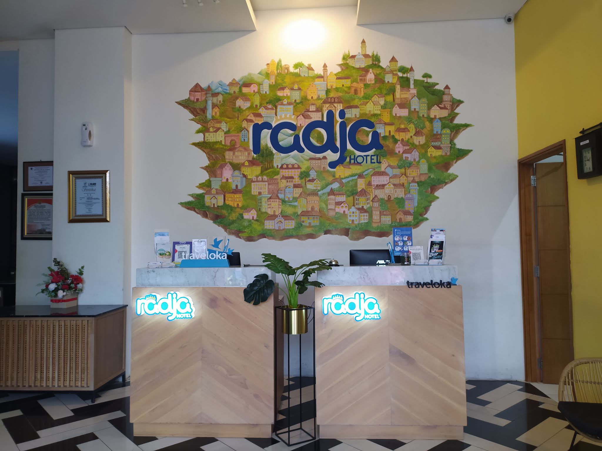 RADJA HOTEL SEMARANG, Art and Boutique Hotel - Iyoth World