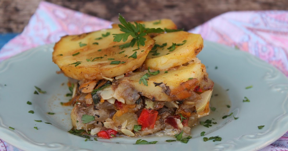 Monya`s ... !!!: Musaca de post cu cartofi, dovlecel si ciuperci