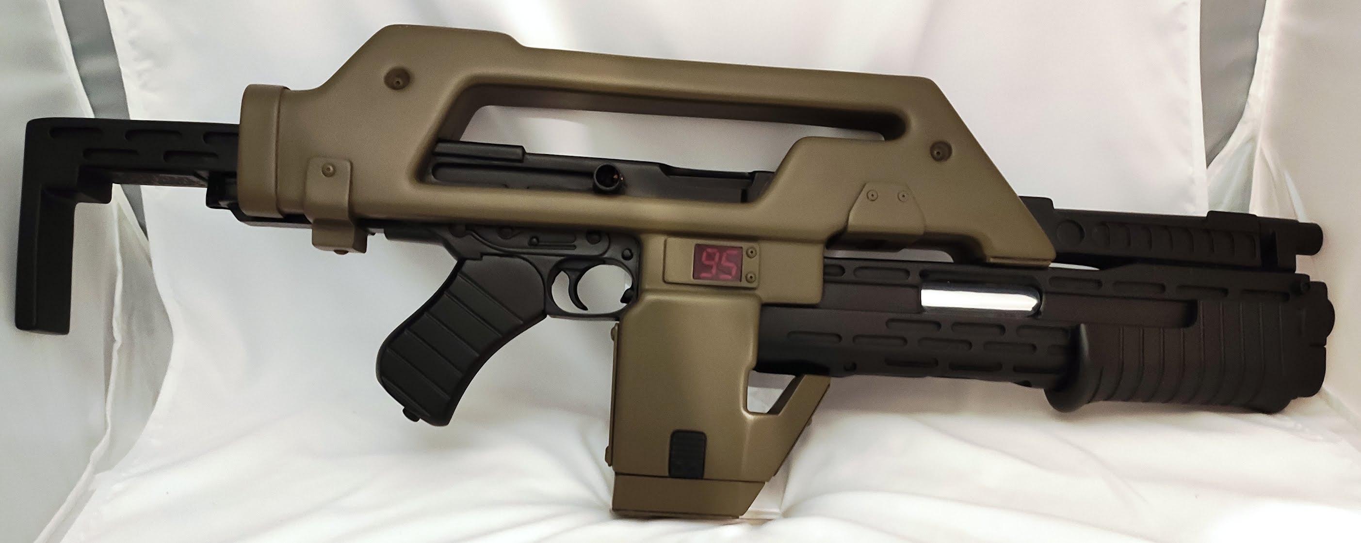 THE ICONS AUTHENTIC REPLICAS MUSEUM: Icons Aliens M41-A "Background ...