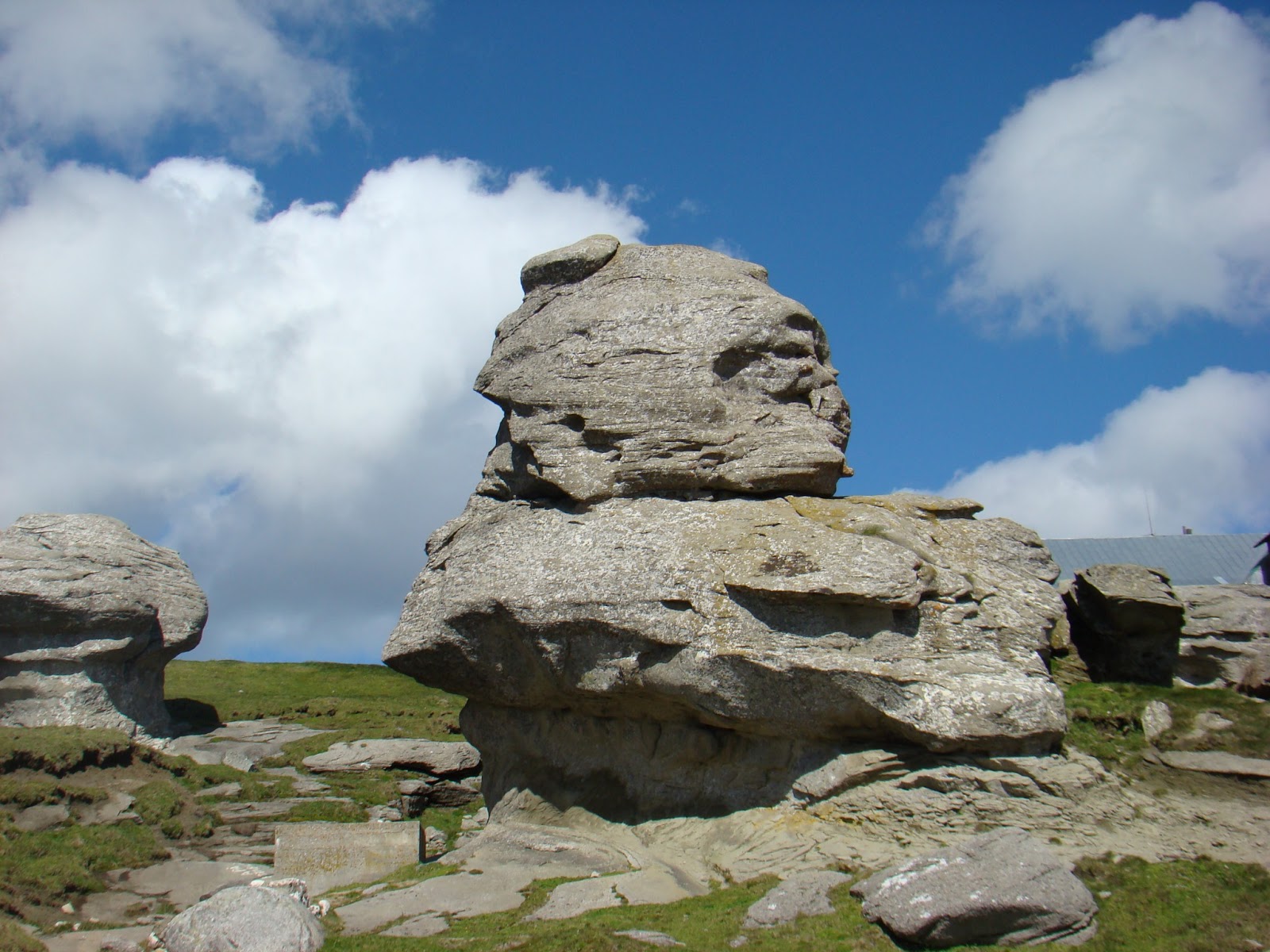 Haihui prin Lume : Muntii Bucegi-Sfinxul-2216m