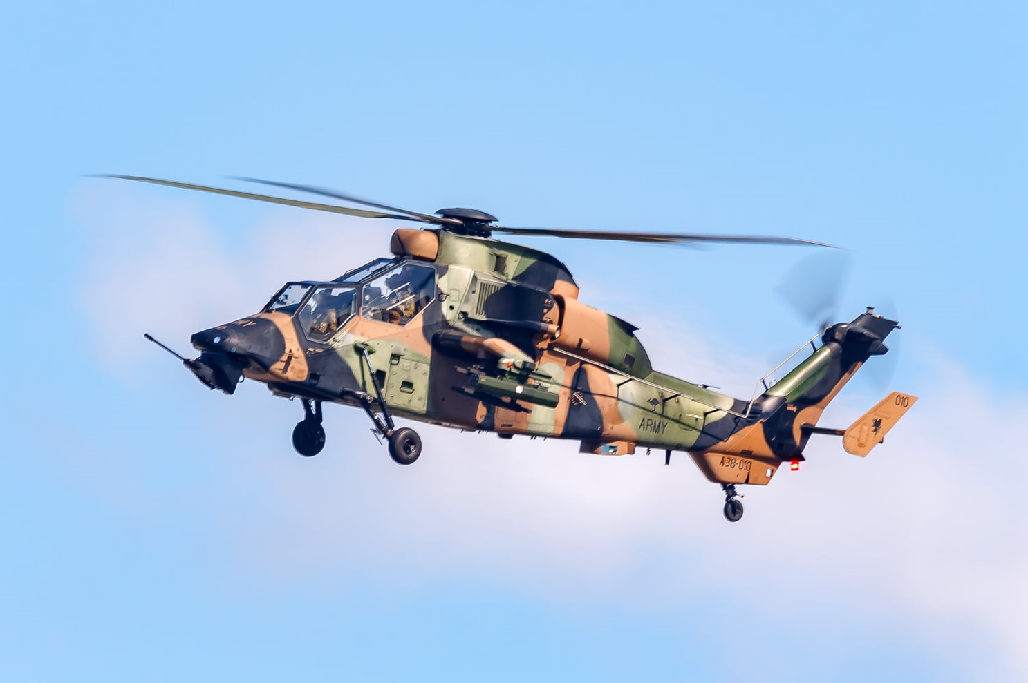 Central Queensland Plane Spotting: Australian Army Eurocopter (ARH ...