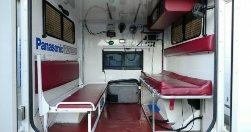 Landrover Defender: Land Rover Defender 110 TD5 LHD Ambulance