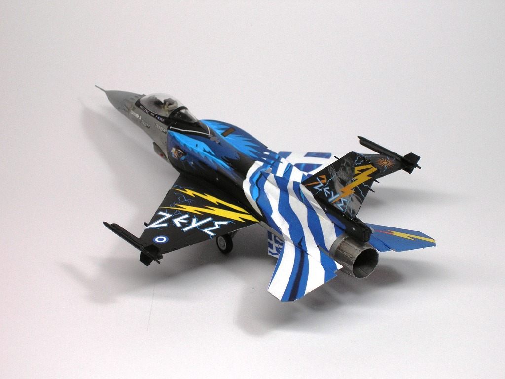 Mikrokosmos: F-16 ZEUS DEMO TEAM, Tamiya 1/72 scale