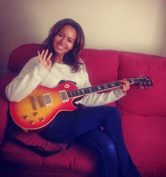 Sherry Davis Fans: Photos: Gorgeous Sherry strumming the guitar