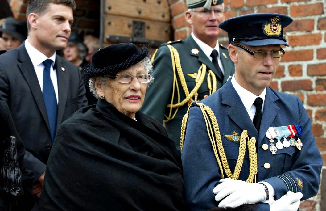 Royalty & Pomp: 03/05/15