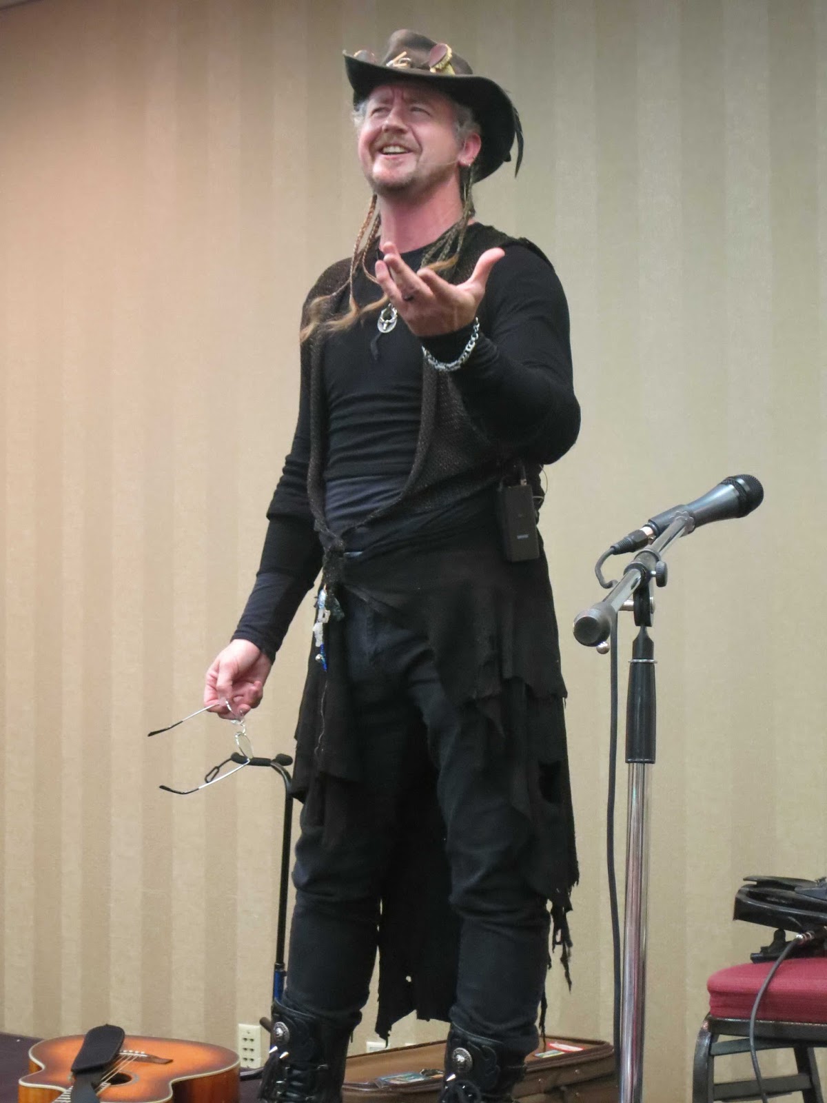 The ZehnKatzen Times: OryCon 39: Alexander James Adams In Performance