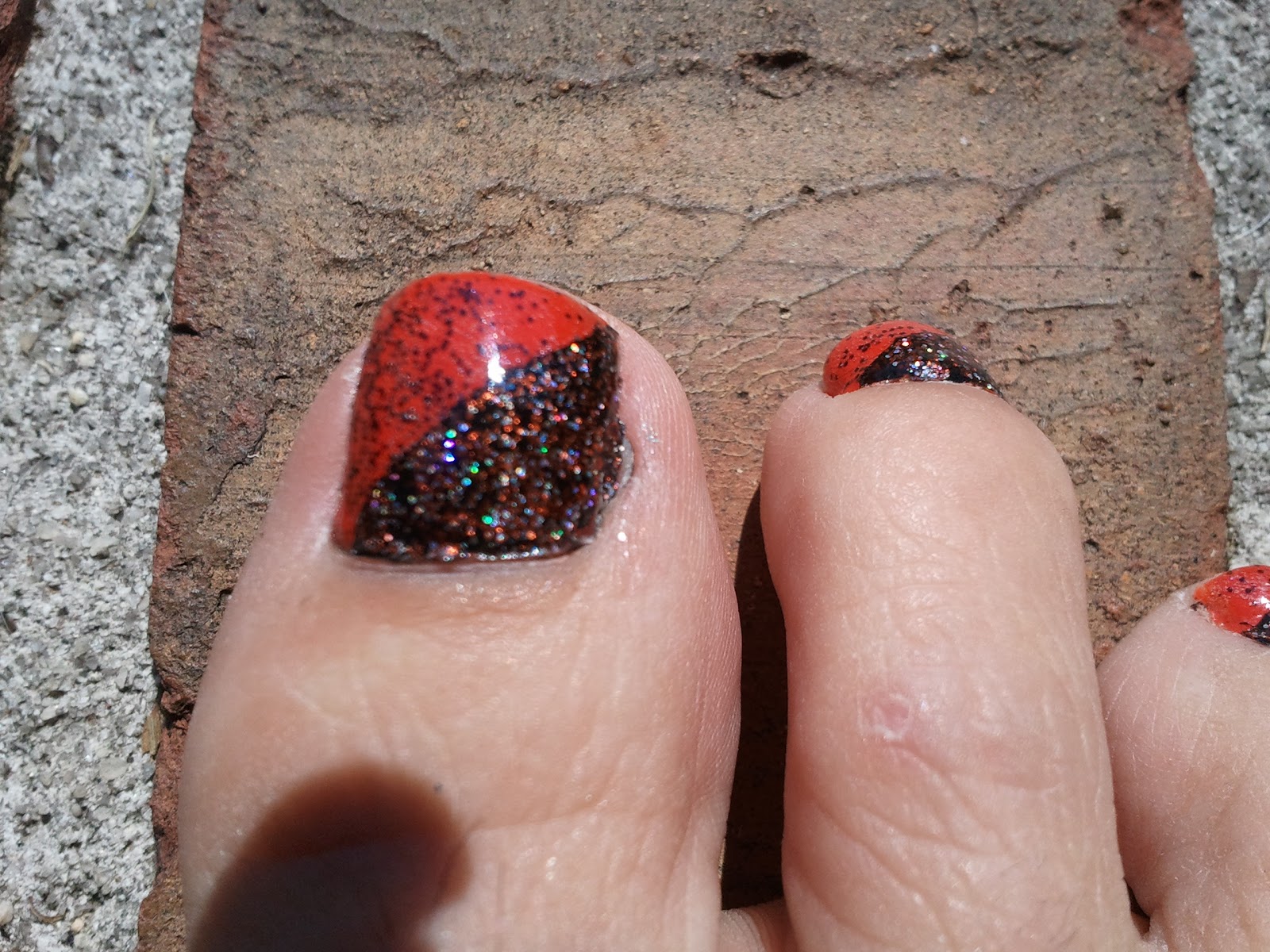 Glittery Fingers & Sparkling Toes: Halloween Toes (Orange and Black ...
