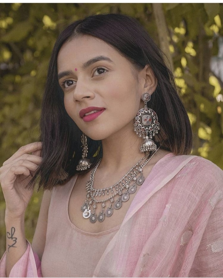 Success story and life journey of Komal Pandey- Indian You Tuber ...