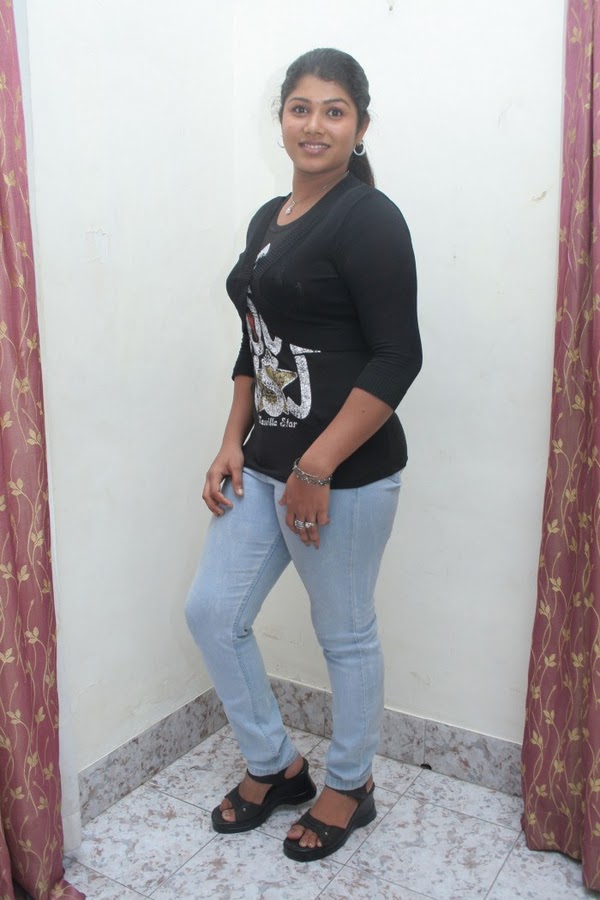 Photo Galleri: Actress Madhu Sri Stills