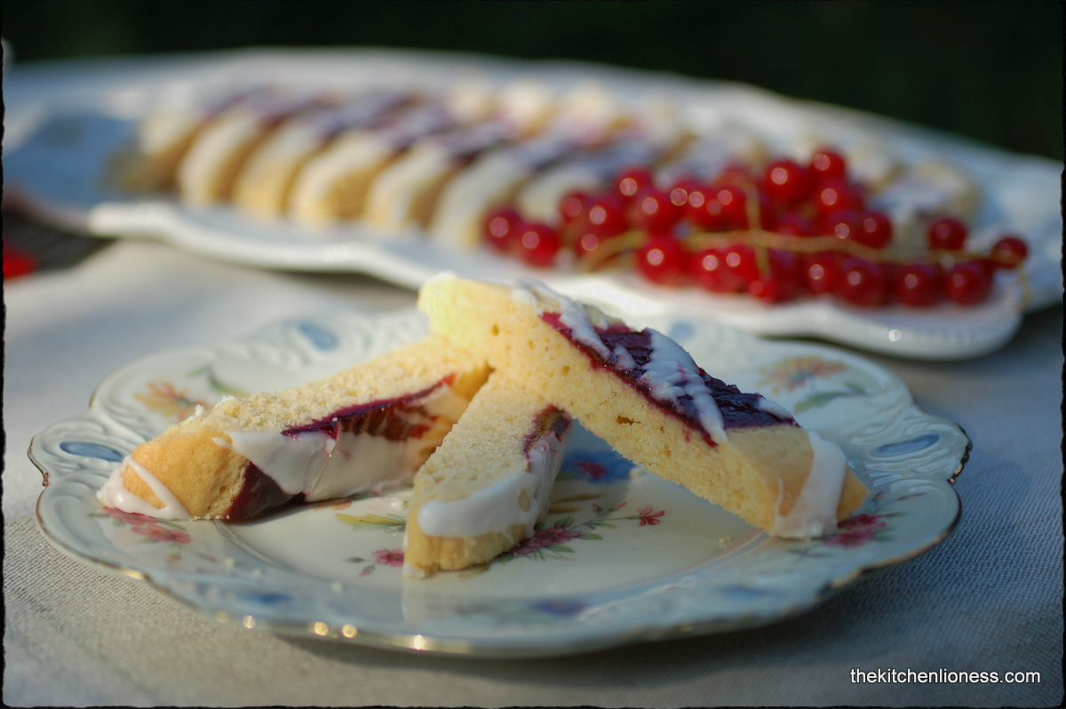 The Kitchen Lioness: Red Currant Cookie Slices - Rote Johannisbeer ...