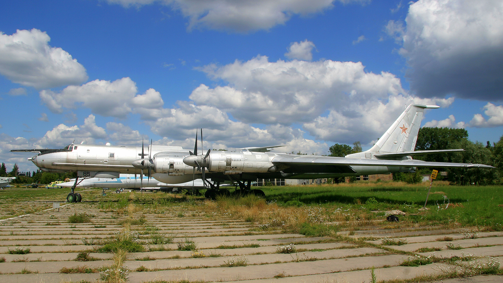 A Born Again Roman: Tupolev Tu-142