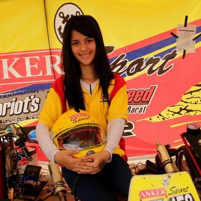 MODIFIKASI MOTOR: CEWEK RACING