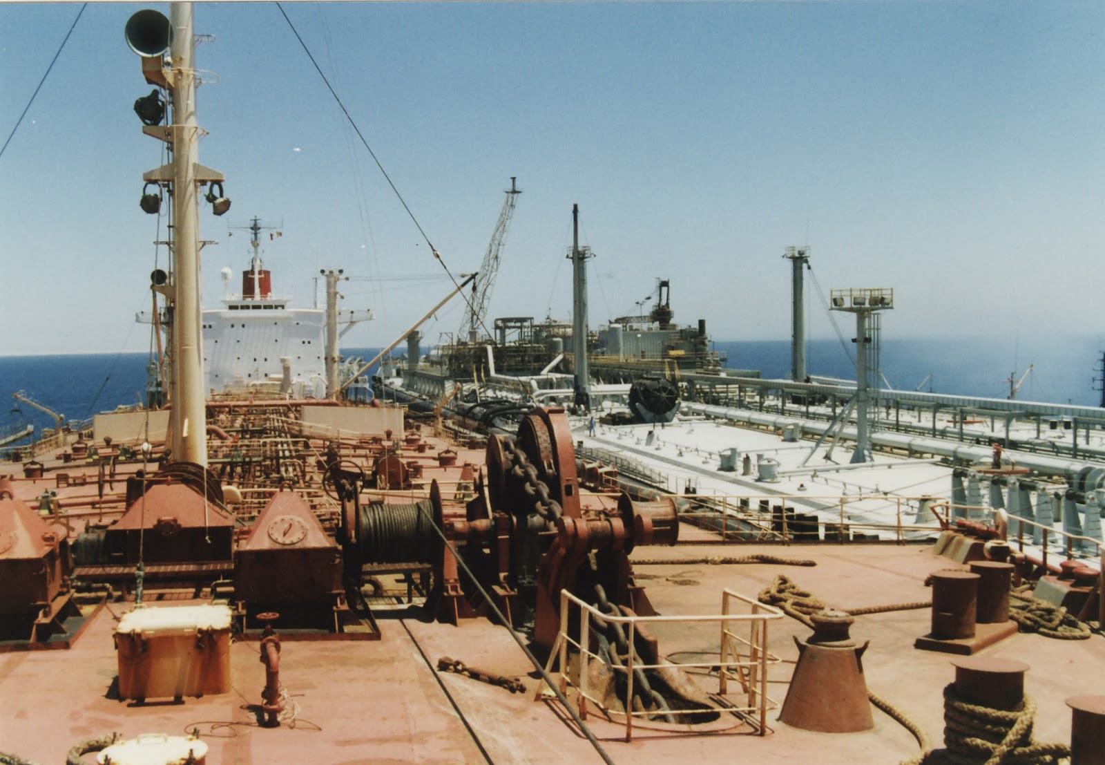 'ZIEN EN WETEN': SUNETTA M.S. SHELL TANKERS B.V. (DEEL 2/1)