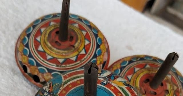 Toys Museum : Vintage Gasing Tin Toys - 375 rb