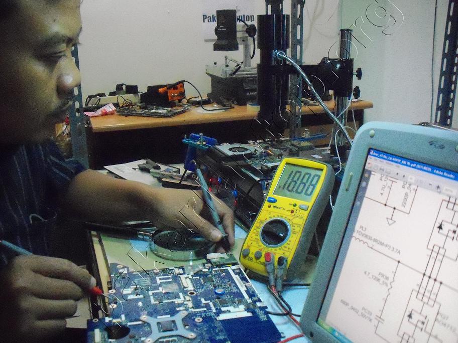 Pelatihan Teknisi Laptop Profesional ~ Tecnologi Computer Terbaru