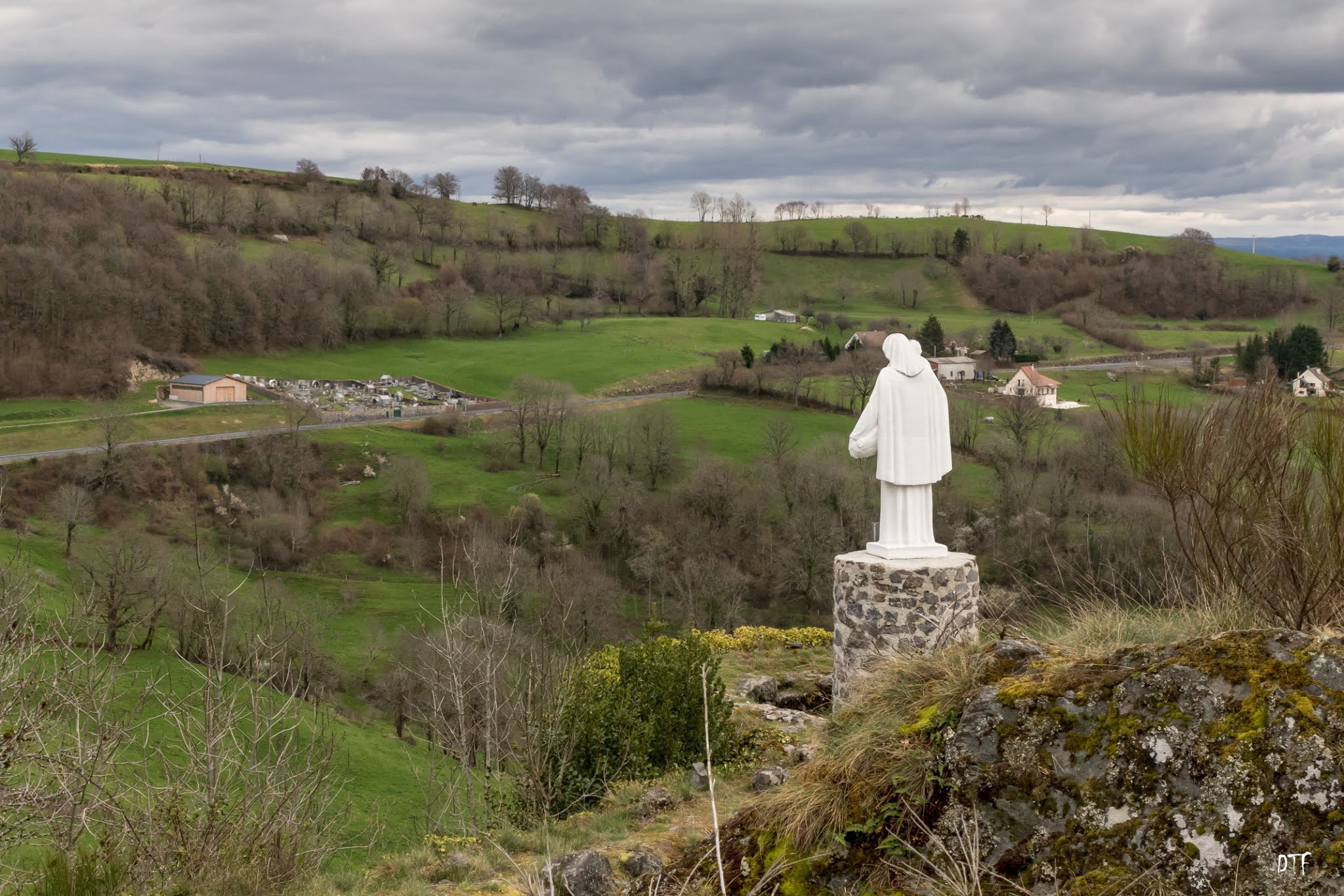 D'un rocher à l'autre, de Monaco à Carlat (Cantal)