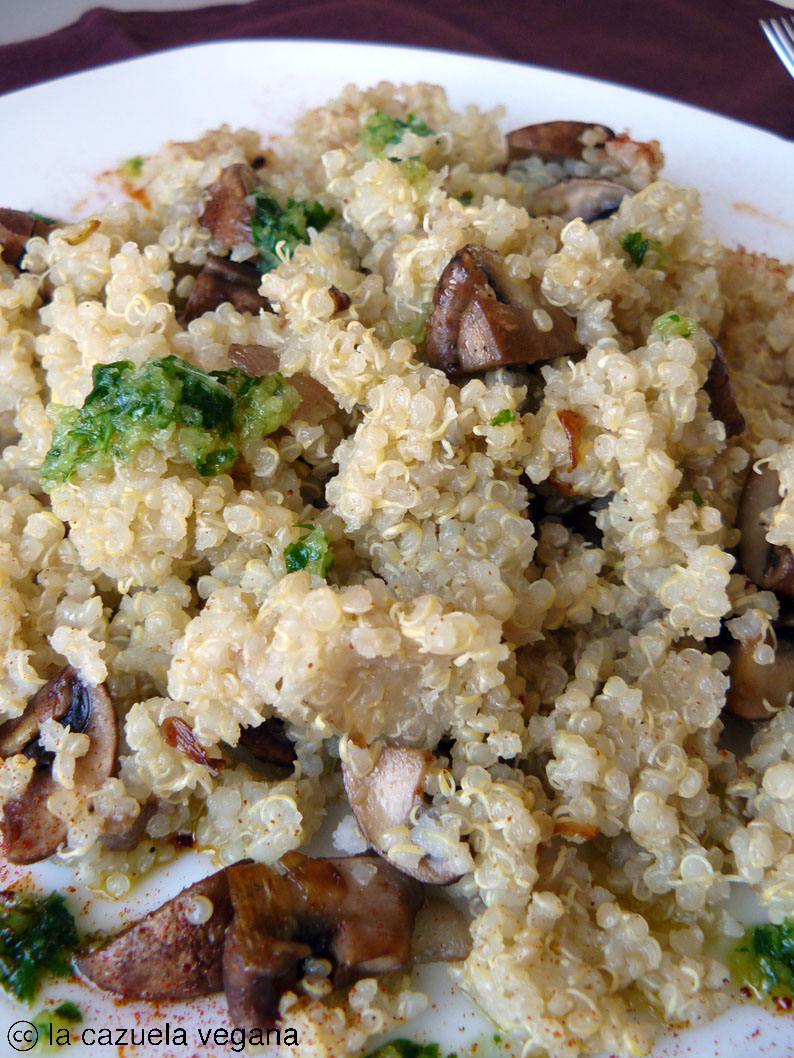 Quinoa con setas portobello, cebolla y picadillo de perejil | La ...