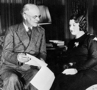 PICTURE BUGS: Famous Veterans