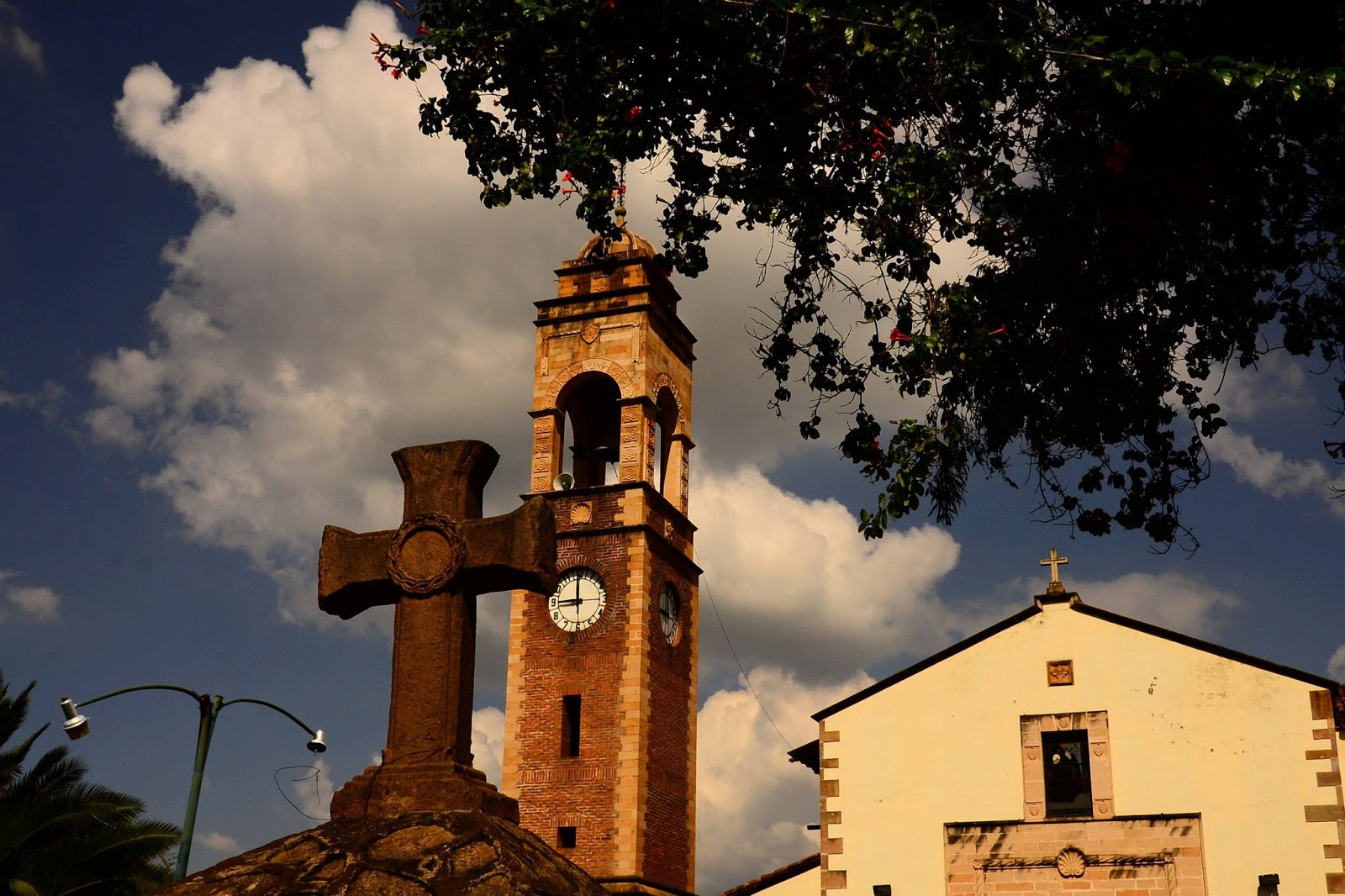 Jaime Ramos Méndez: Parroquia de San Francisco en Patamban, Michoacán ...