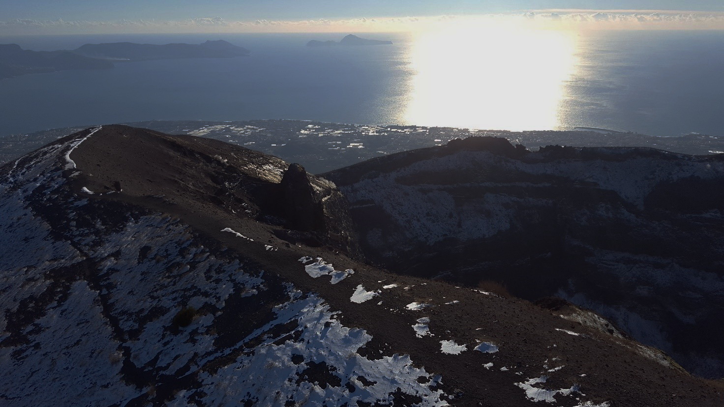 MalKo Rischio Vesuvio: Vesuvio: camera magmatica sopra o sotto?... di MalKo